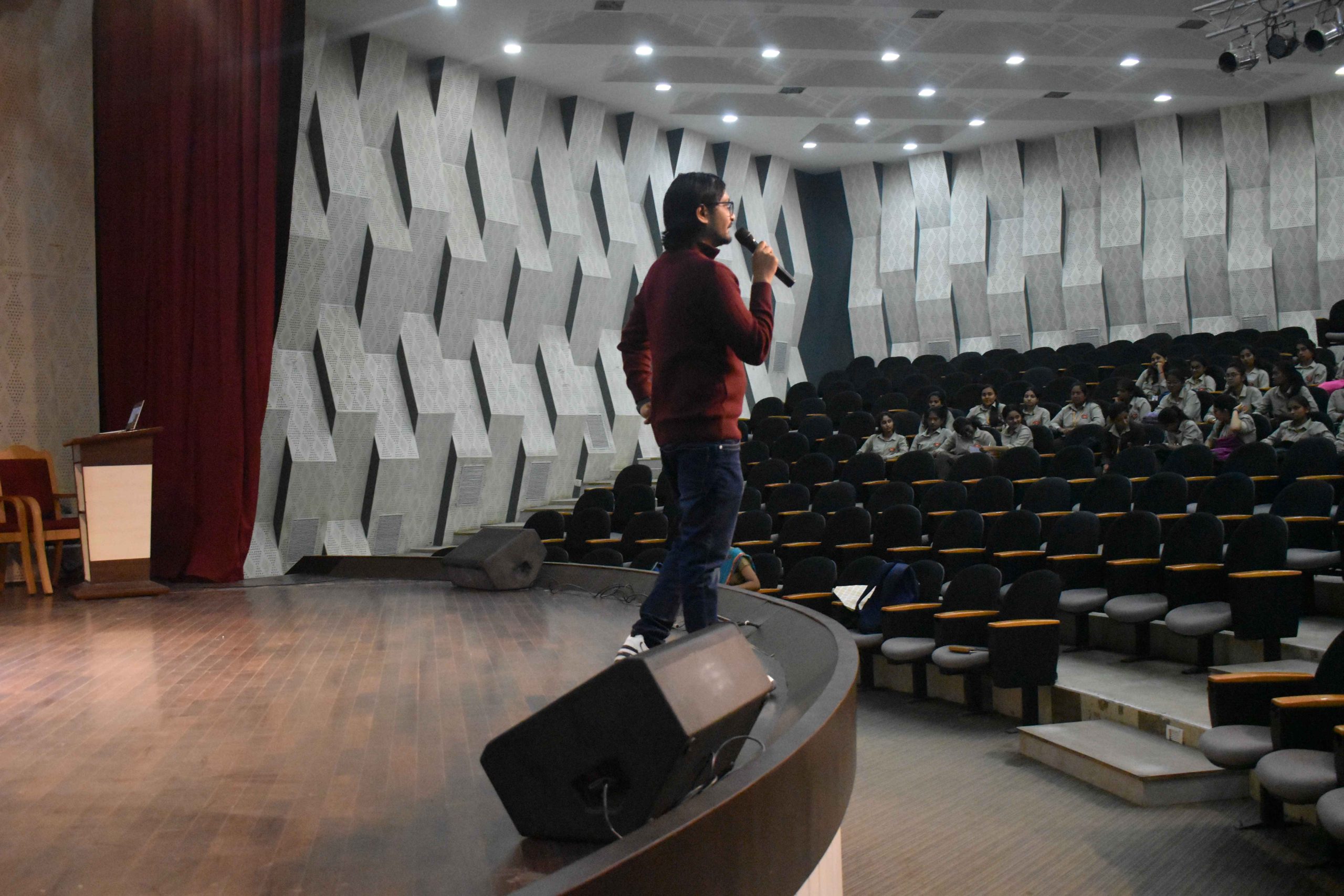 Seminar on Unveiling Machine Learning Algorithms and Model Demonstrations - KLE BCA